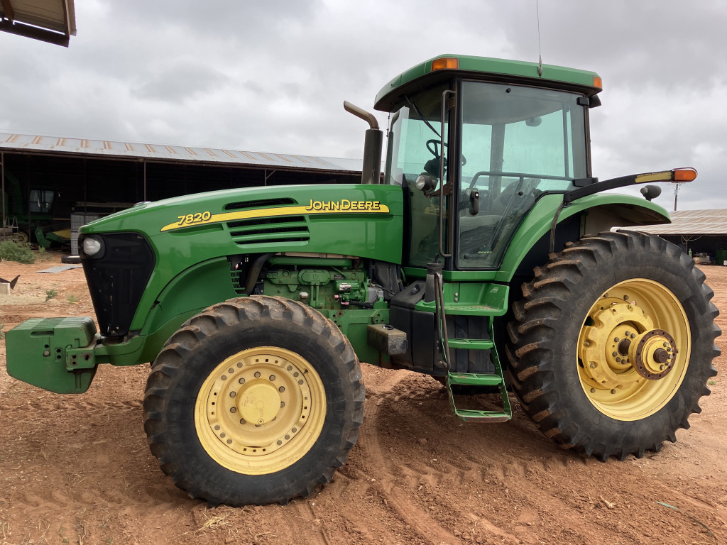 Tractors – Texas Salebarn